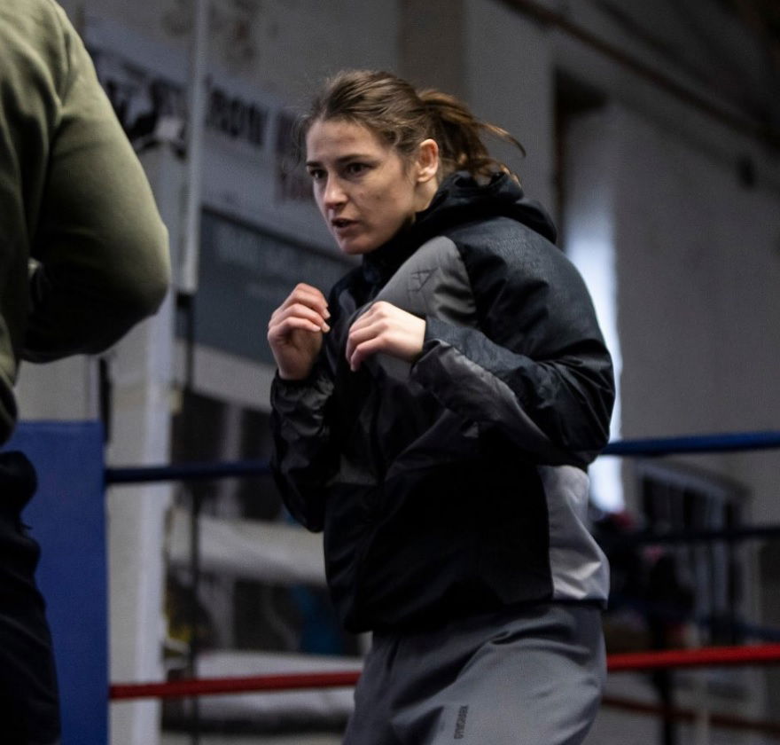 “Much Like When Mayweather Fought McGregor” - Combat World Reacts as ...